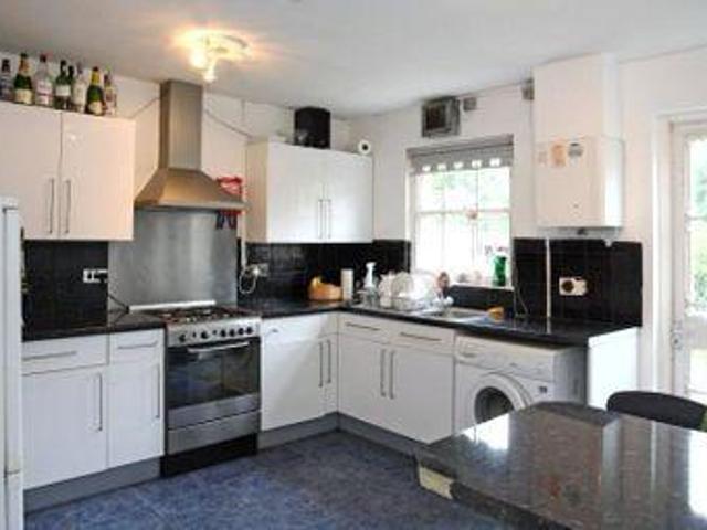 5 Bedrooms for rent in Vassall Road, London SW9