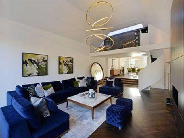 5 Bedrooms for rent in Wadham Gardens, London NW3