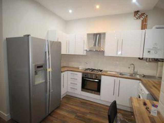 5 Bedrooms for rent in Willesden Avenue, Manchester M13