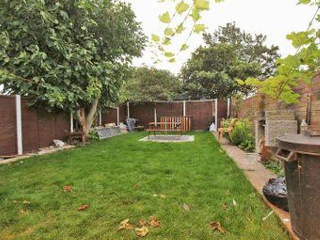 5 Bedrooms for rent in Wolves Lane, London N22