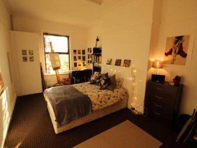 5 Bedrooms for rent in 23 Kelso, Leeds LS2