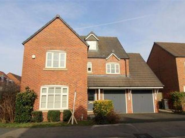 5 Bedrooms for sale in Nightingale Way, Preston PR3