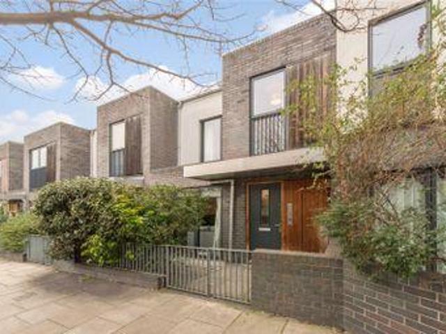 5 Bedrooms for sale in Acer Road, Dalston, London E8