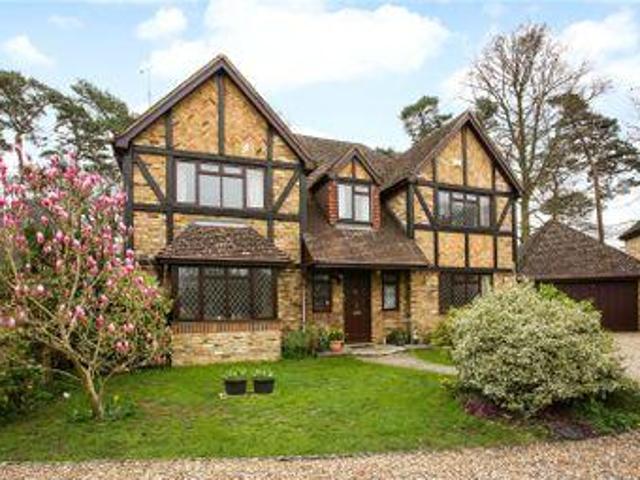 5 Bedrooms for sale in Bowenhurst Gardens, Church Crookham, Fleet GU52