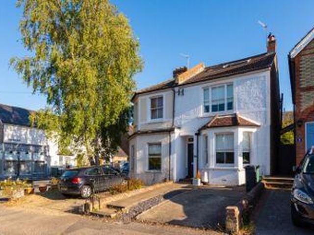 5 Bedrooms for sale in Cockshot Road, Reigate RH2