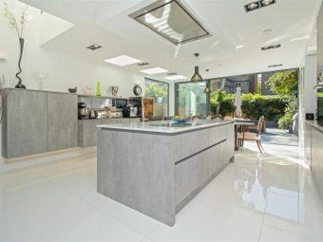 5 Bedrooms for sale in Courthope Road, London NW3