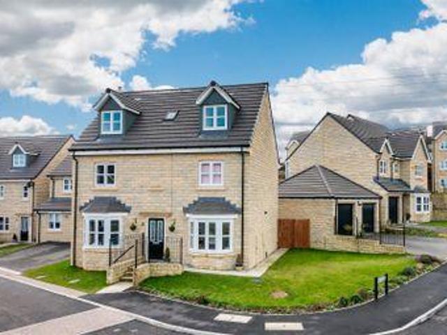 5 Bedrooms for sale in Dryden Way, Huddersfield HD3