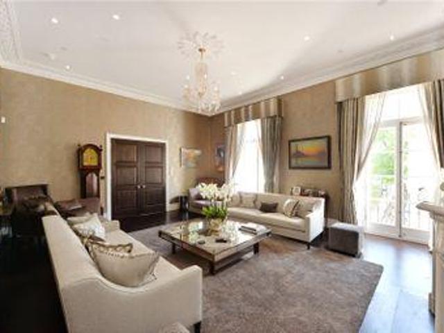 5 Bedrooms for sale in Halkin Place, Belgravia, London SW1X