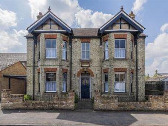 5 Bedrooms for sale in Kings Road, St. Neots PE19