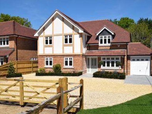 5 Bedrooms for sale in Reading Road, Eversley, Hampshire RG27