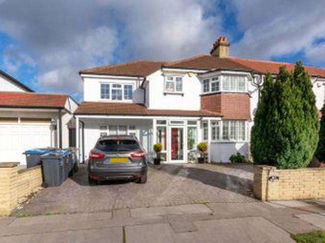 5 Bedrooms for sale in The Chase, Norbury SW16