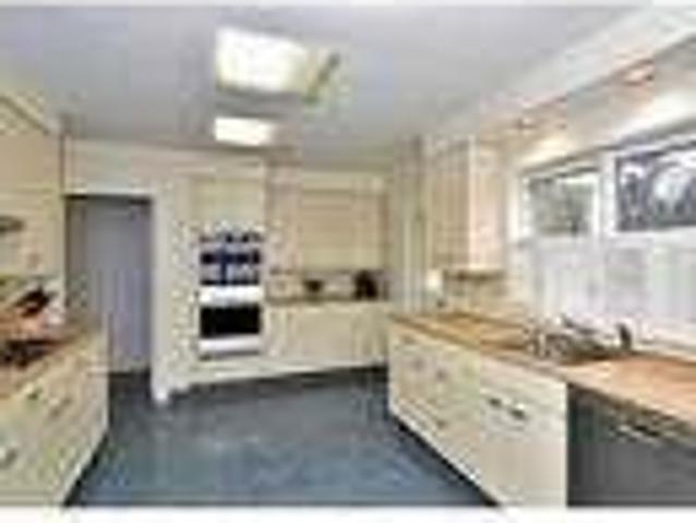 5 bedrooms House Beautiful Renovated Waterfront Home. Will Consider!