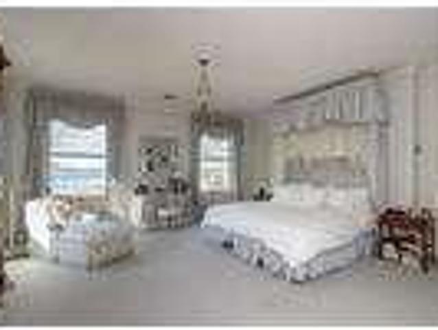 5 bedrooms House Fabulous Waterfront Colonial