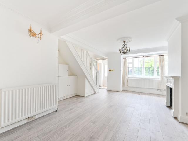 5 Bedrooms House for Rent in Empire Road | Foxtons