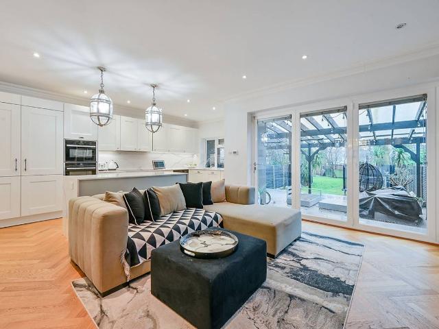 4 Bedrooms House for Rent in Lynton Road | Foxtons