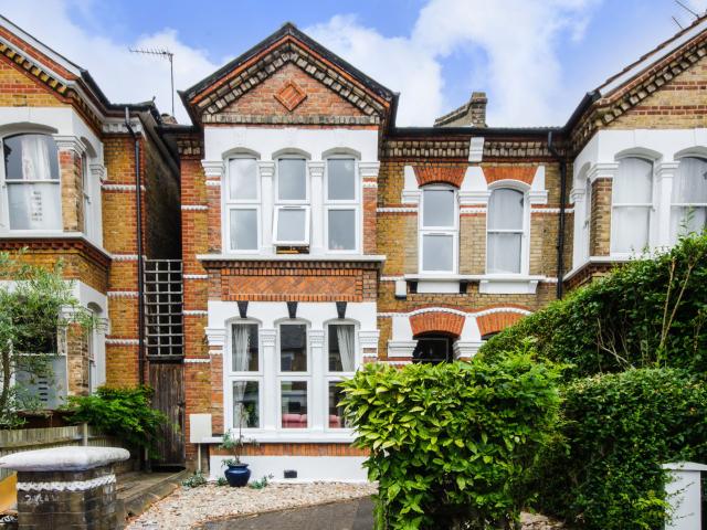 5 Bedrooms House semi detached for Rent in Friern Road | Foxtons