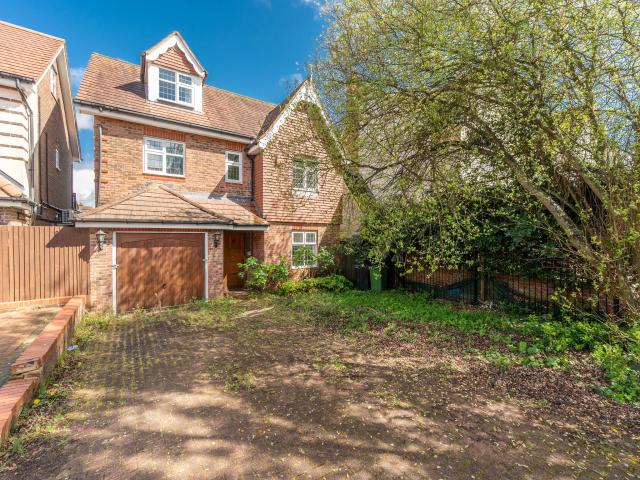 5 Bedrooms House terraced for Rent in Fauna Close | Foxtons