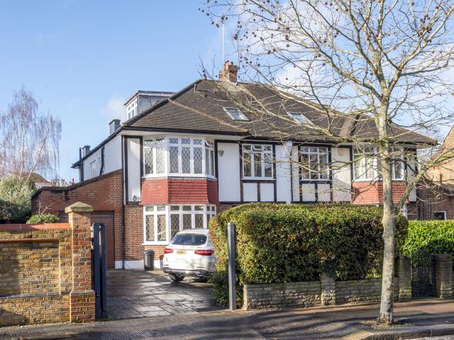 5 Bedrooms House terraced for Rent in Gwendolen Avenue | Foxtons