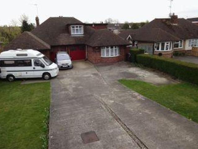 5 Bedrooms Semi detached bungalow for sale in Icknield Way, Luton LU3