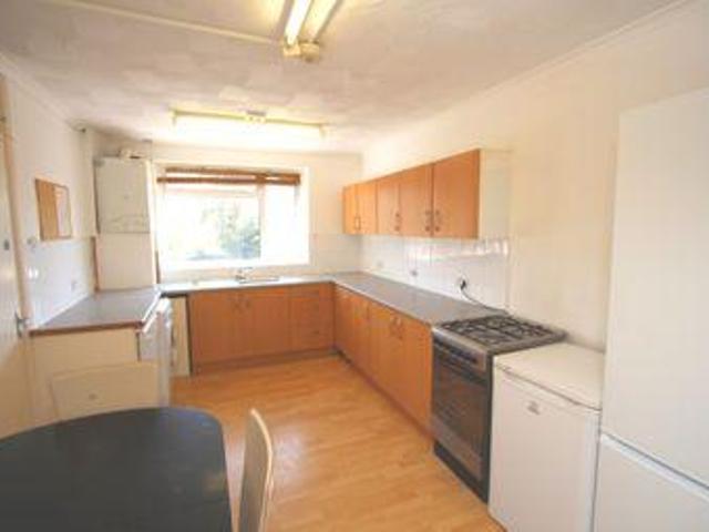 5 Bedrooms Semi detached house for rent in Camellia Lane, Surbiton KT5