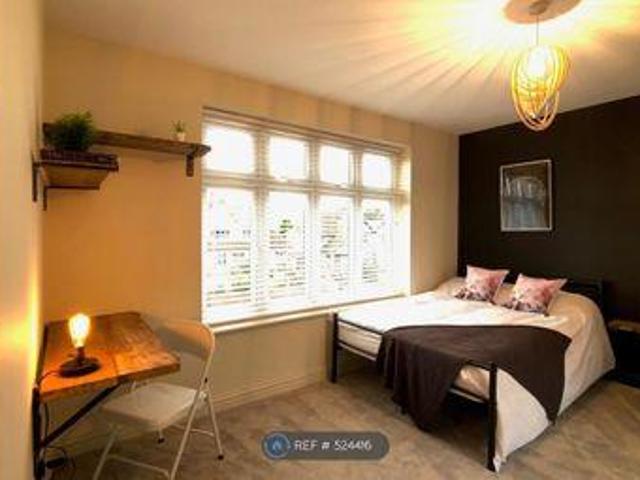 5 Bedrooms Semi detached house for rent in Chalks Road, Bristol BS5