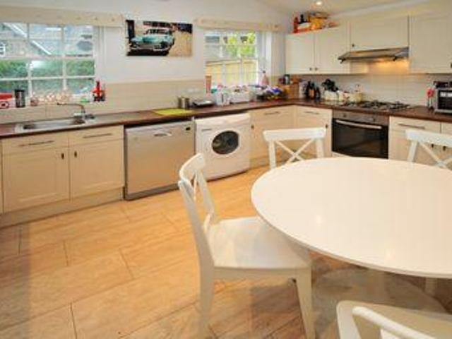 5 Bedrooms Semi detached house for rent in Chapel Street, Headingley, Leeds LS6