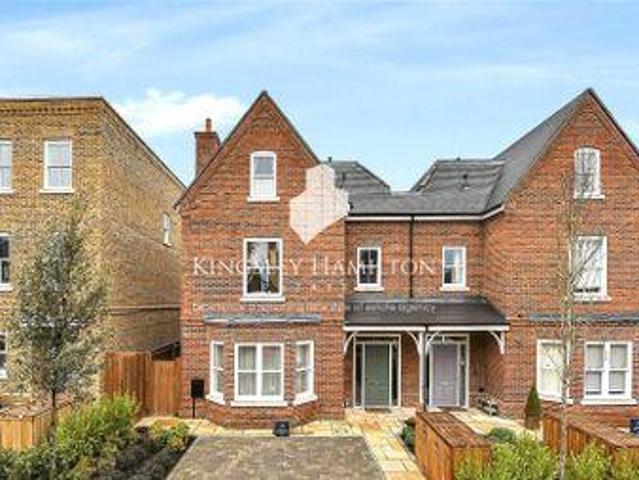 5 Bedrooms Semi detached house for rent in Barrons Chase, Richmond, London TW10