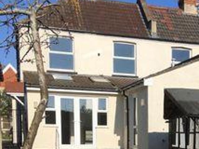 5 Bedrooms Semi detached house for rent in Beaconsfield Road, Knowle, Bristol BS4