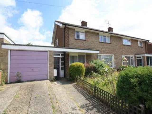 5 Bedrooms Semi detached house for rent in Blackwell Avenue, Guildford, Surrey GU2