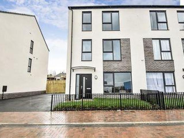 5 Bedrooms Semi detached house for rent in Brearley Drive, Sheffield S5
