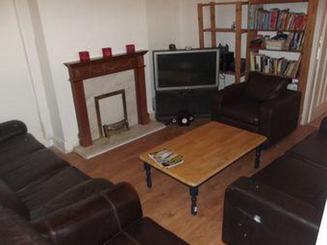 5 Bedrooms Semi detached house for rent in Brentbridge Road, Fallowfield, Manchester M14