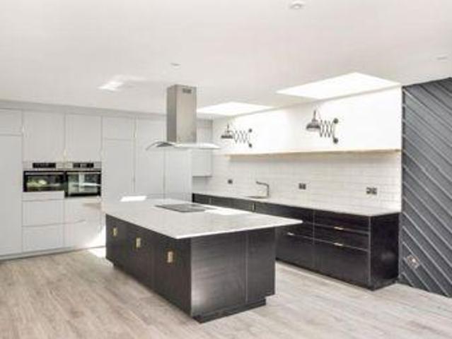 5 Bedrooms Semi detached house for rent in Bridle Road, London CR0