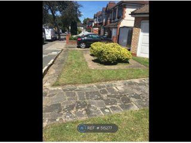 5 Bedrooms Semi detached house for rent in Goodwood Avenue, Enfield EN3