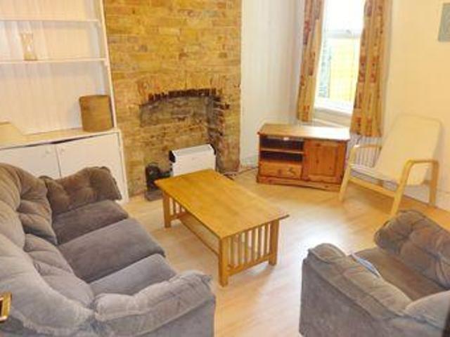 5 Bedrooms Semi detached house for rent in Glebe Road, Cowley, Uxbridge UB8