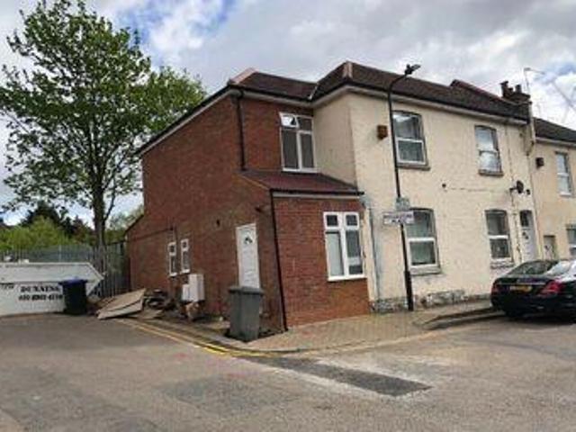 5 Bedrooms Semi detached house for rent in Ecclestone Place, Wembley, London HA9