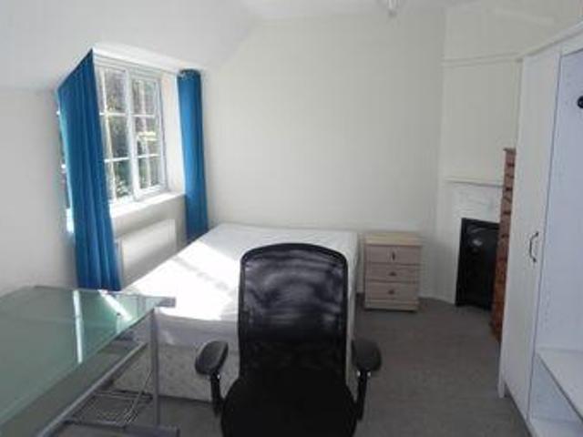 5 Bedrooms Semi detached house for rent in Elmside, Guildford GU2