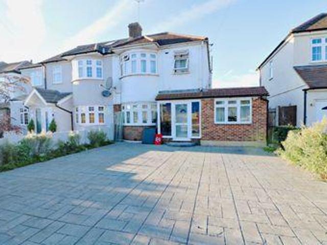 5 Bedrooms Semi detached house for rent in Forest Road, Ilford IG6