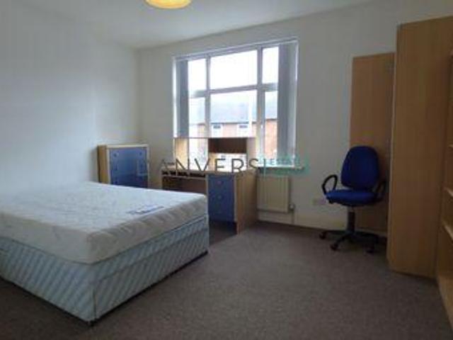 5 Bedrooms Semi detached house for rent in Kimberley Road, Leicester LE2