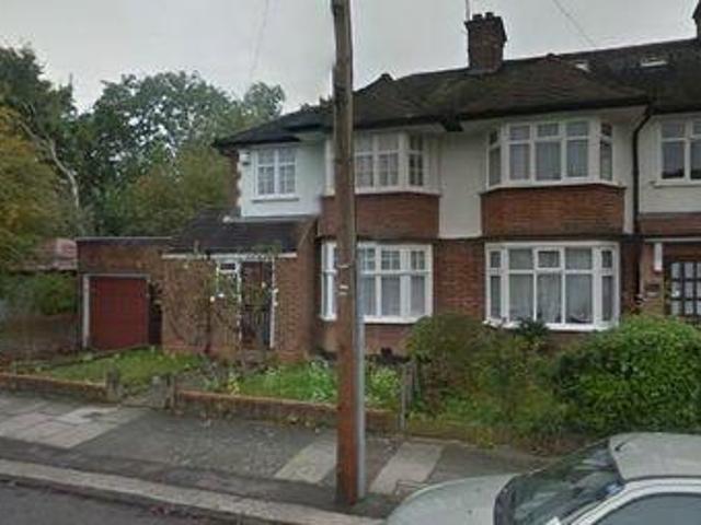 5 Bedrooms Semi detached house for rent in Kings Close, Hendon NW4