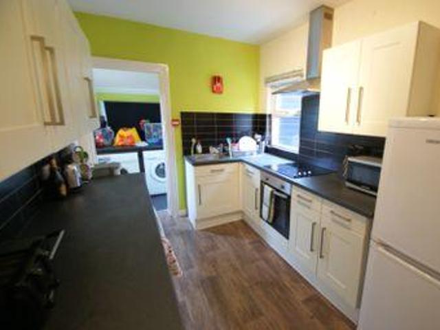 5 Bedrooms Semi detached house for rent in Headingley Crescent, Headingley, Leeds LS6