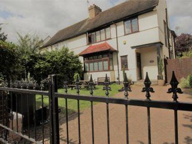 5 Bedrooms Semi detached house for rent in Oakington Avenue, Wembley HA9