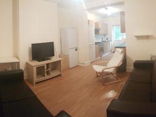 5 Bedrooms Semi detached house for rent in Lathom Road, Withington, Manchester M20