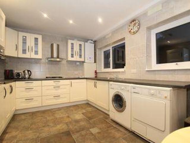 5 Bedrooms Semi detached house for rent in Lee View, Enfield EN2