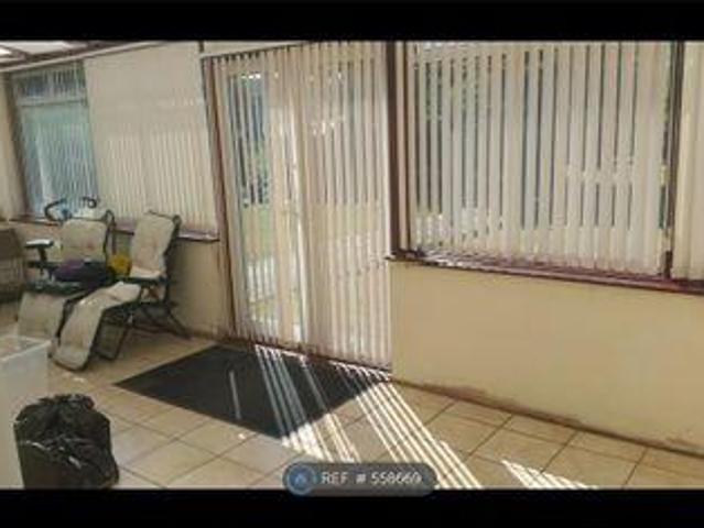 5 Bedrooms Semi detached house for rent in Mayesbrook Road, Dagenham RM8