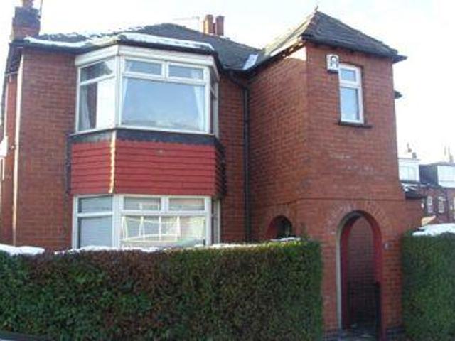 5 Bedrooms Semi detached house for rent in Mayville Road, Hyde Park, Leeds LS6