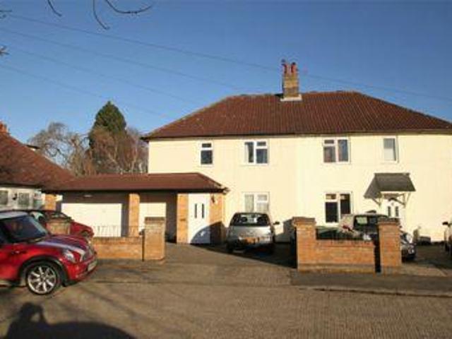 5 Bedrooms Semi detached house for rent in Manor Waye, Uxbridge UB8