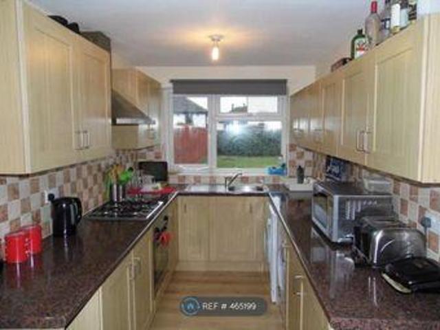 5 Bedrooms Semi detached house for rent in Newport View, Leeds LS6