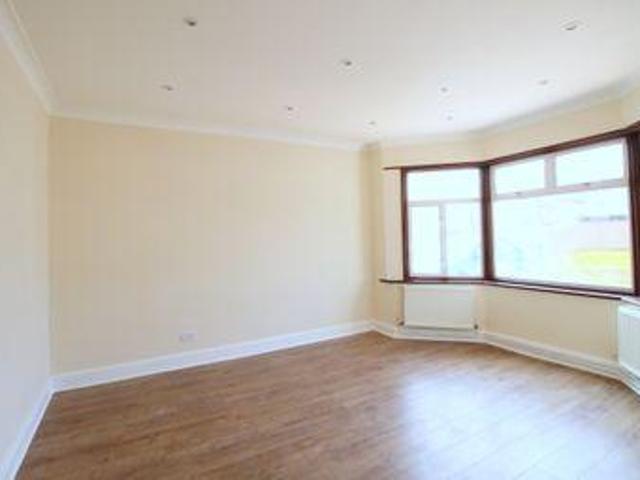5 Bedrooms Semi detached house for rent in Sheaveshill Avenue, London NW9