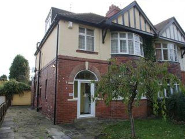 5 Bedrooms Semi detached house for rent in St Chads Drive, Headingley, Leeds LS6