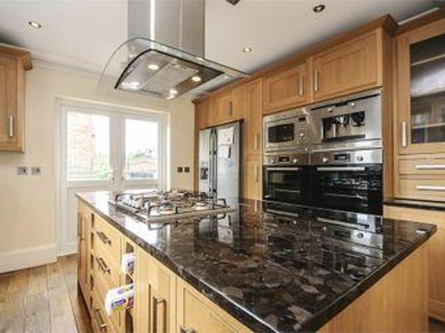 5 Bedrooms Semi detached house for rent in St Leonards Road, Windsor SL4